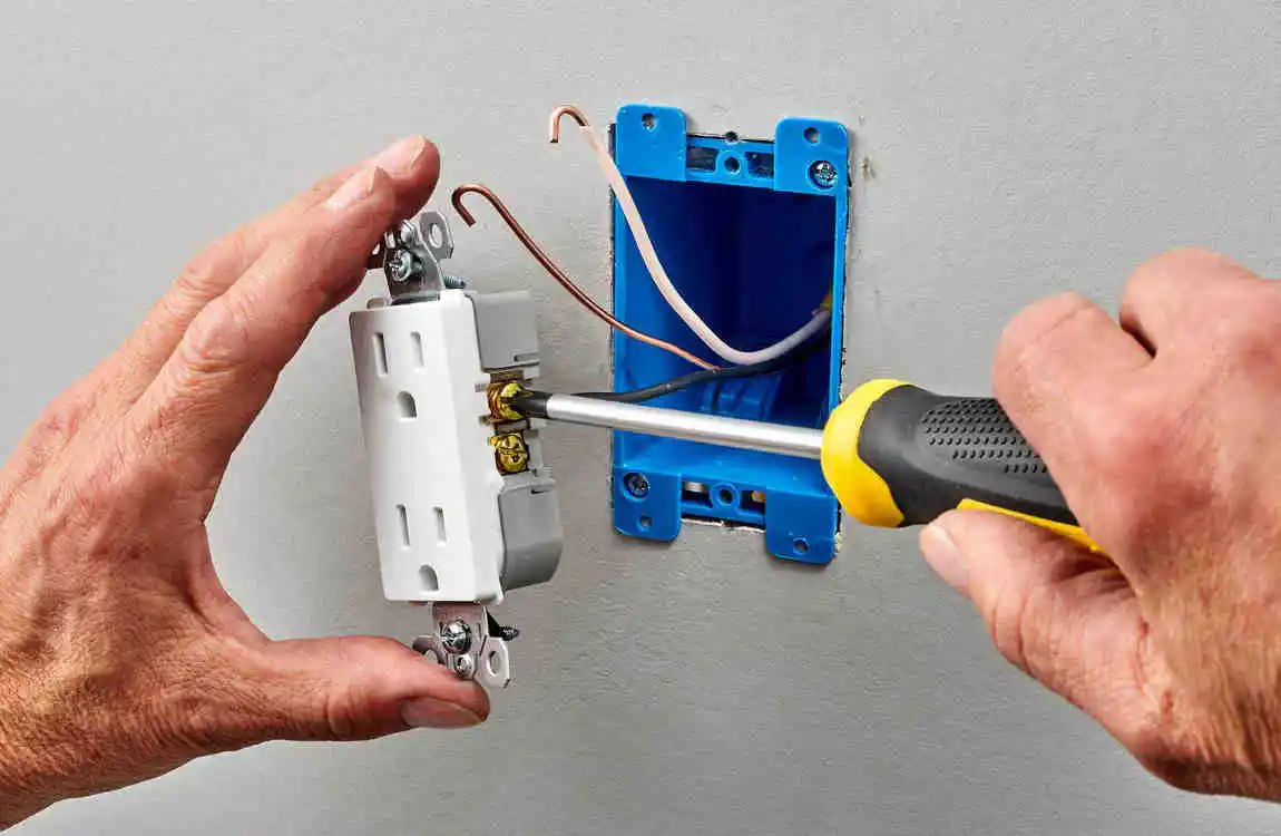 How Are House Plugs Wired? Simple Home Guide - american home protect